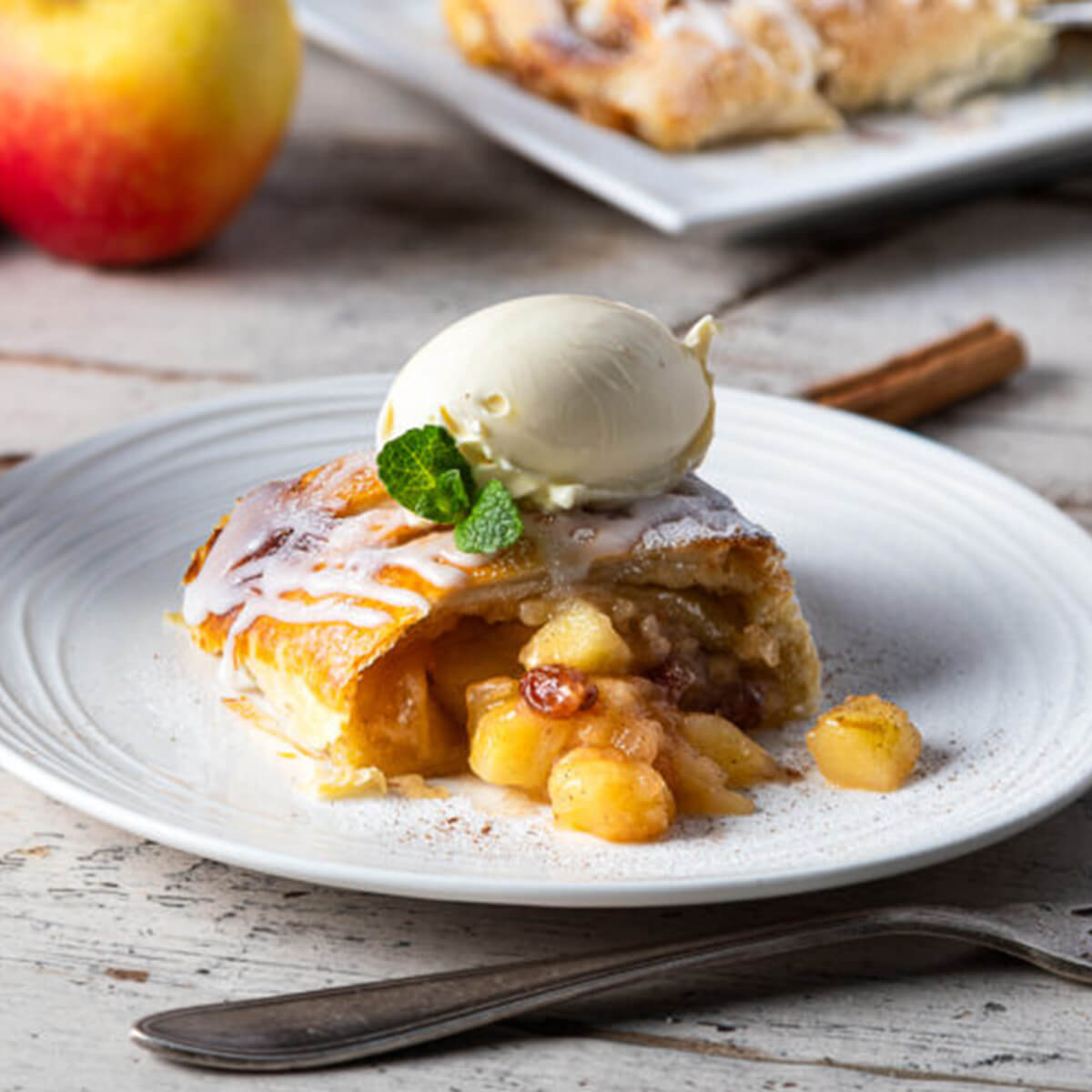 English Cream, Clotted, Double and flavoured creams from The Devon ...